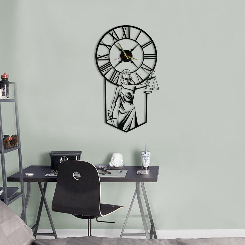 Themis Unique Design Metal Wall Clock – Decovieno